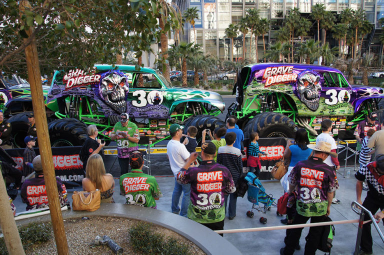 Grave Digger 30th Anniversary – Spectra Chrome